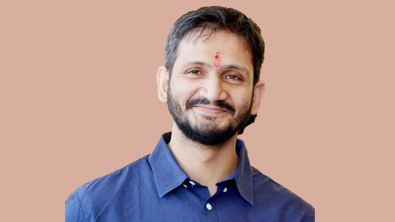 राजे गटाचा सस्पेन्स संपला; श्रीमंत अनिकेतराजे 'धनुष्यबाण' चिन्हावरच ...